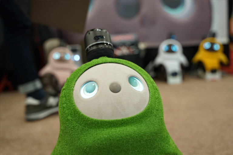 The Japanese Pet Robot Lovot That Will Make You Happier | Hive Life